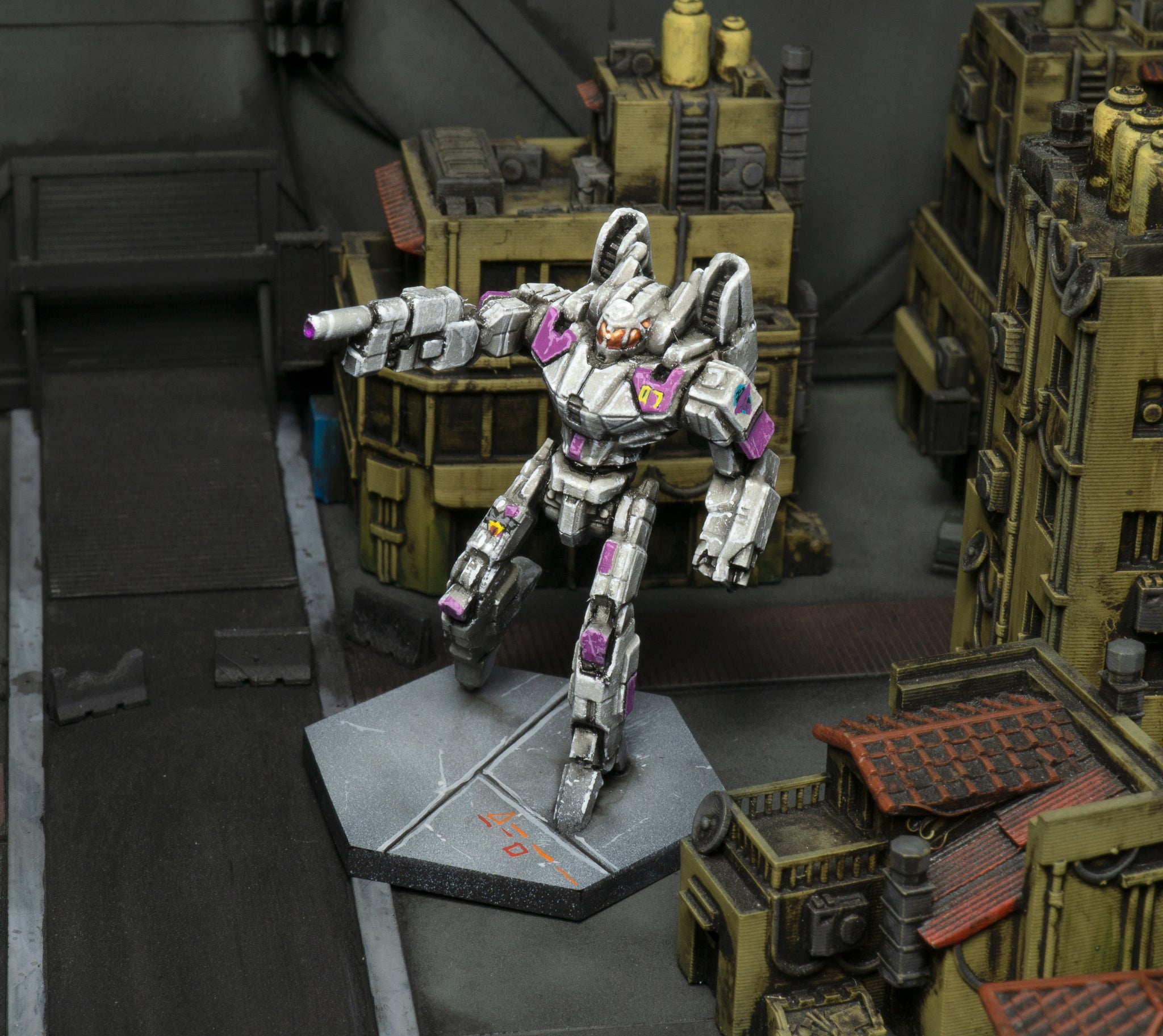 BattleTech: Phoenix Hawk (Premium Miniature) – Catalyst Game Labs Store